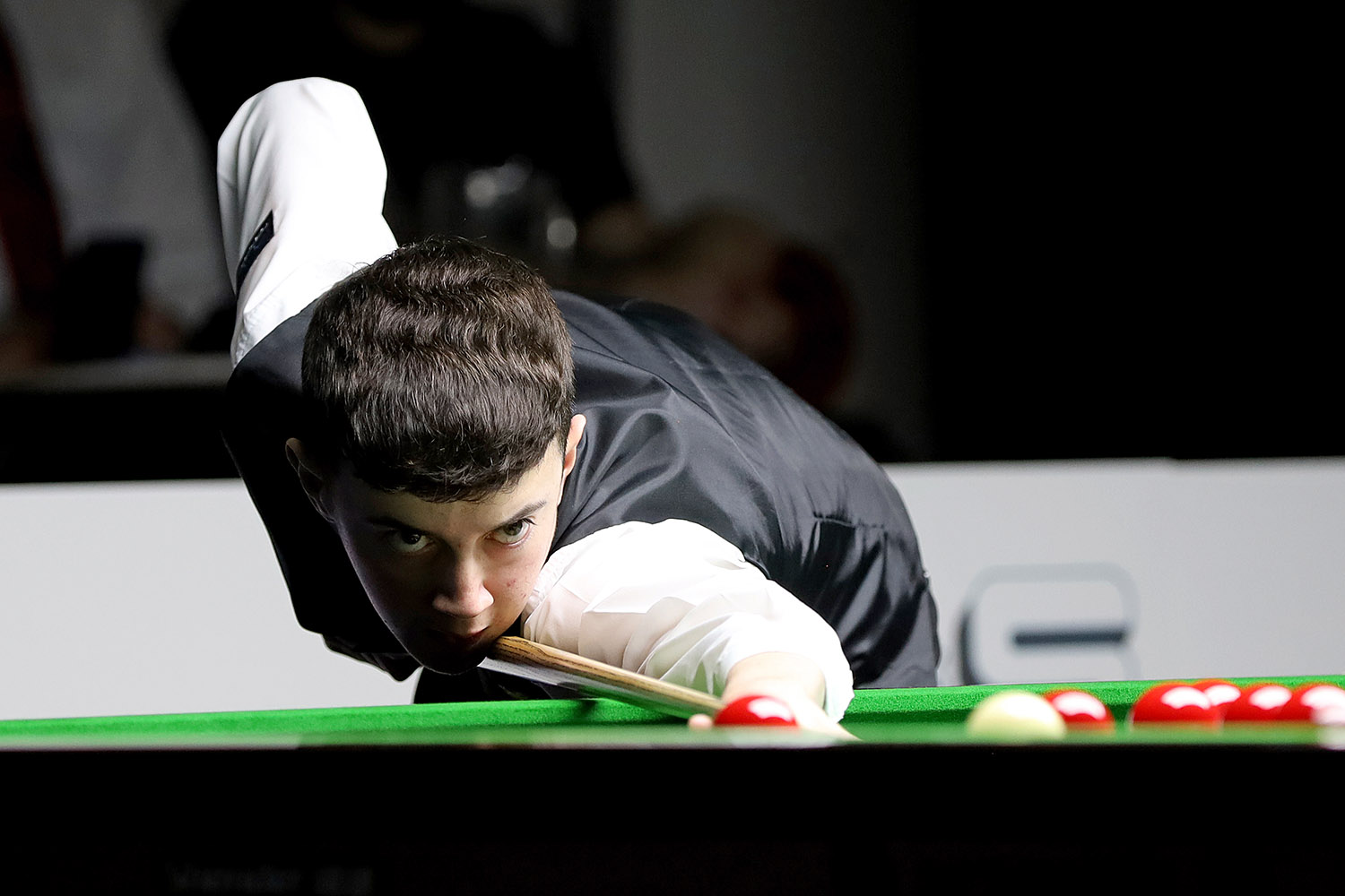 Snooker's Dennis Taylor on why he wore upside down glasses